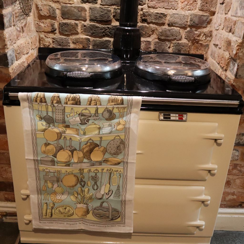 Pat Albeck Linen Tea Towel - Cosy Dresser Design – Bramble & Fox®